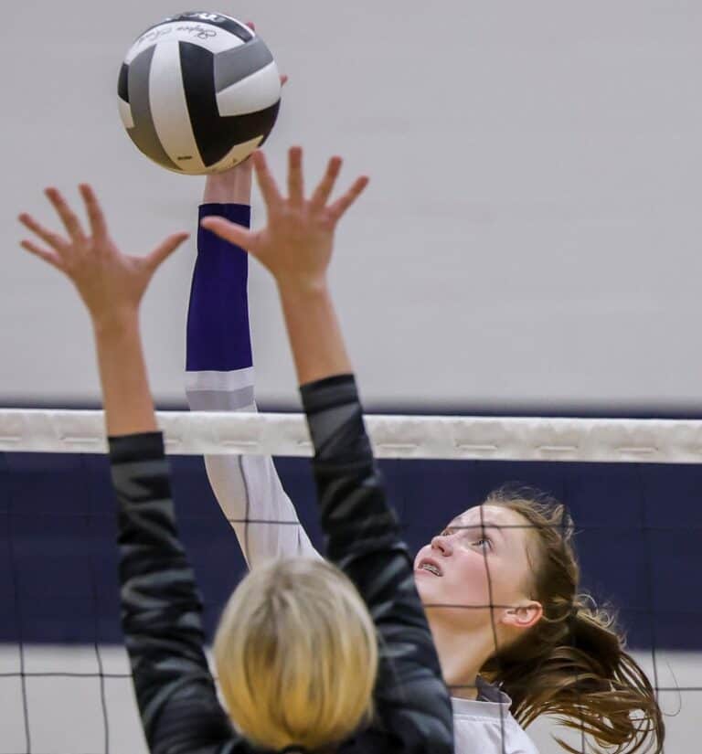 How To Nail Your Hand Position While Spiking – Better At Volleyball