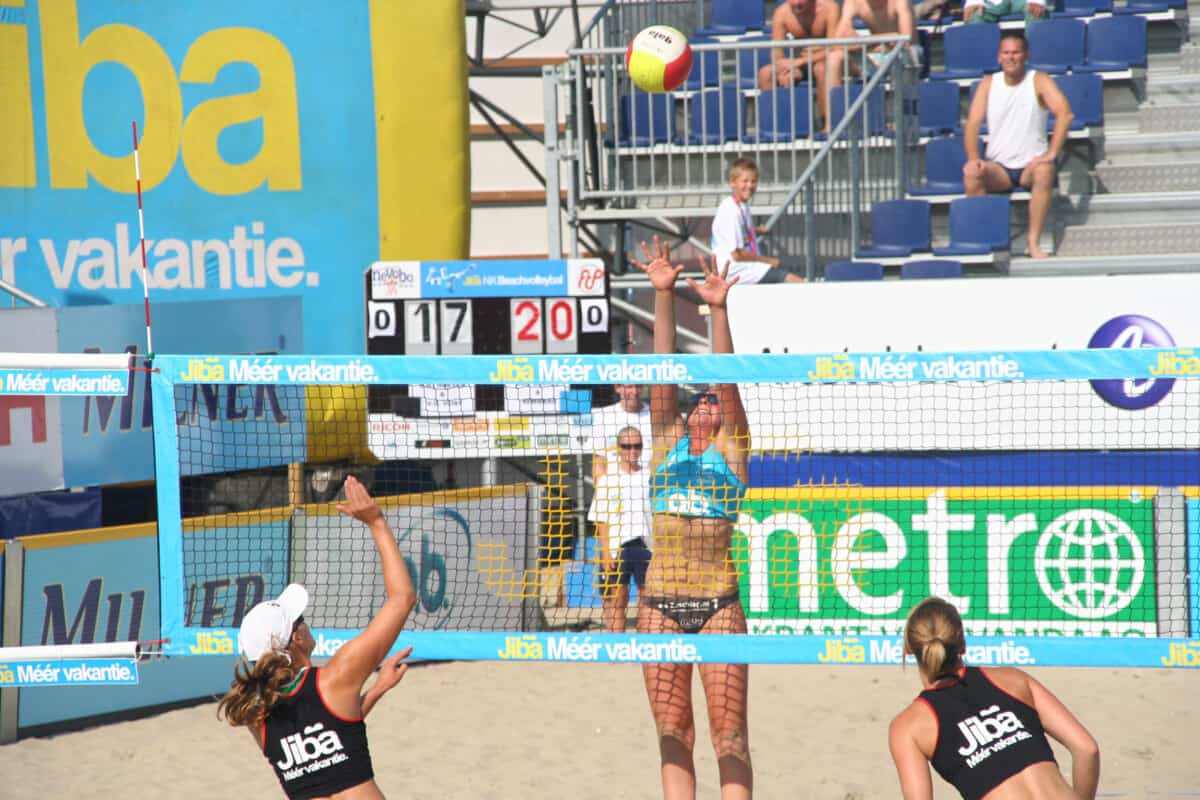 Adapting to the Sand: Beach Volleyball Skills – Better At Volleyball